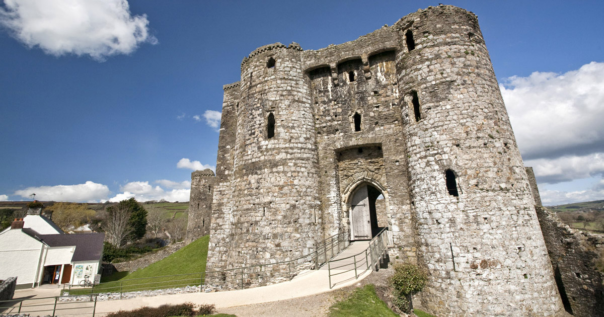 Kidwelly Castle (Fortification, Carmarthenshire, Wales)